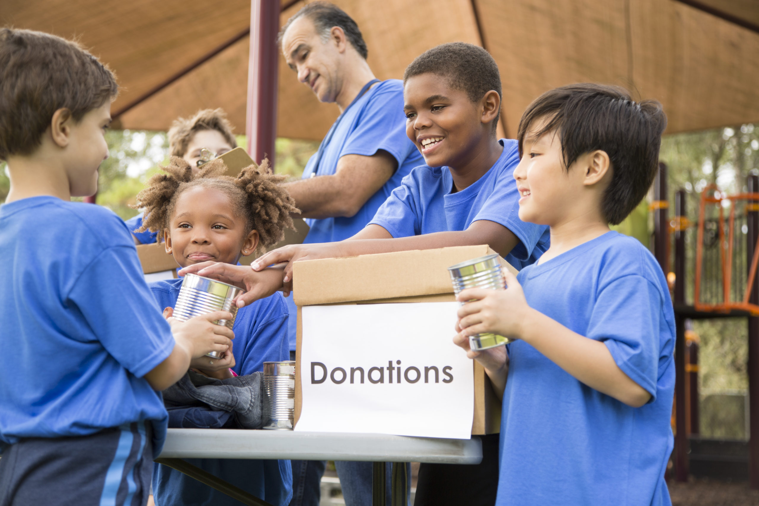 3 Fun Ways to Get Kids Involved in a Food Drive This Year